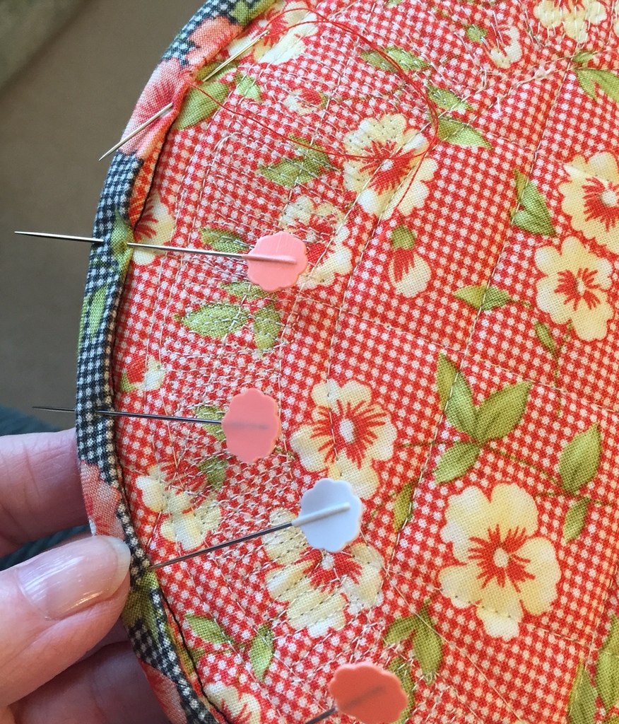 Stitching With 2 Strings: Tutorial: Bias Binding on a Scalloped Edge