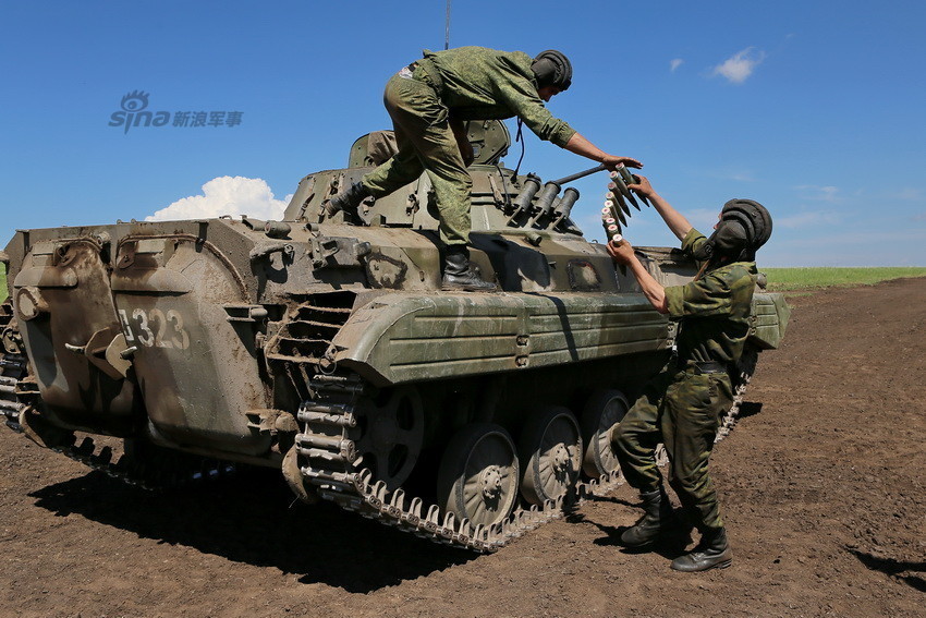 Asian Defence News: A day in the life of a Russian tank platoon
