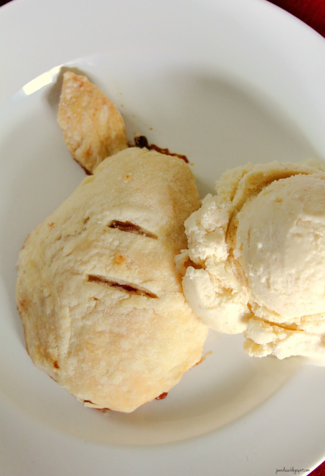 Jo and Sue: Individual Pear Pies and Honey Roasted Pear Ice Cream