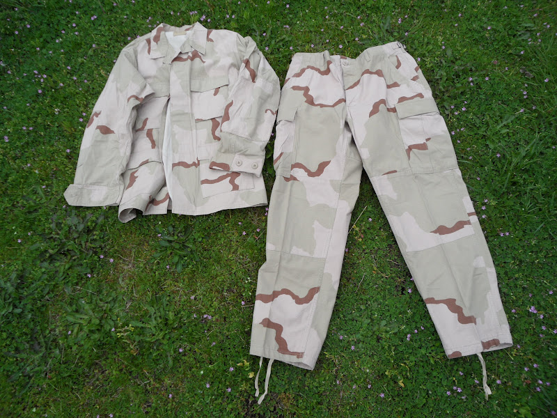 Four Bees: US Army 3 Color Desert Camouflage Uniforms, 1990 - Present