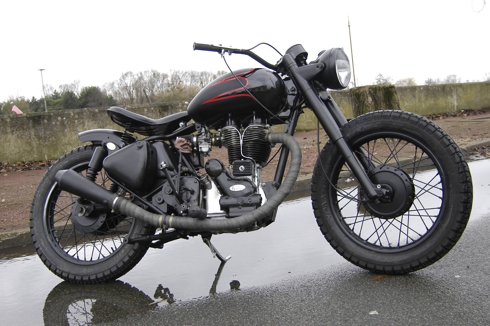 Royal Enfield Bobber - way2speed