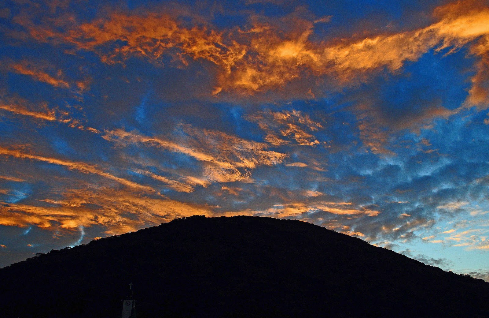 Mi Linda Tierra Colorada