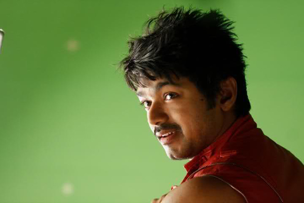 cute photos: Vijay and Genelia at Velayudham Movie New Looking Stills