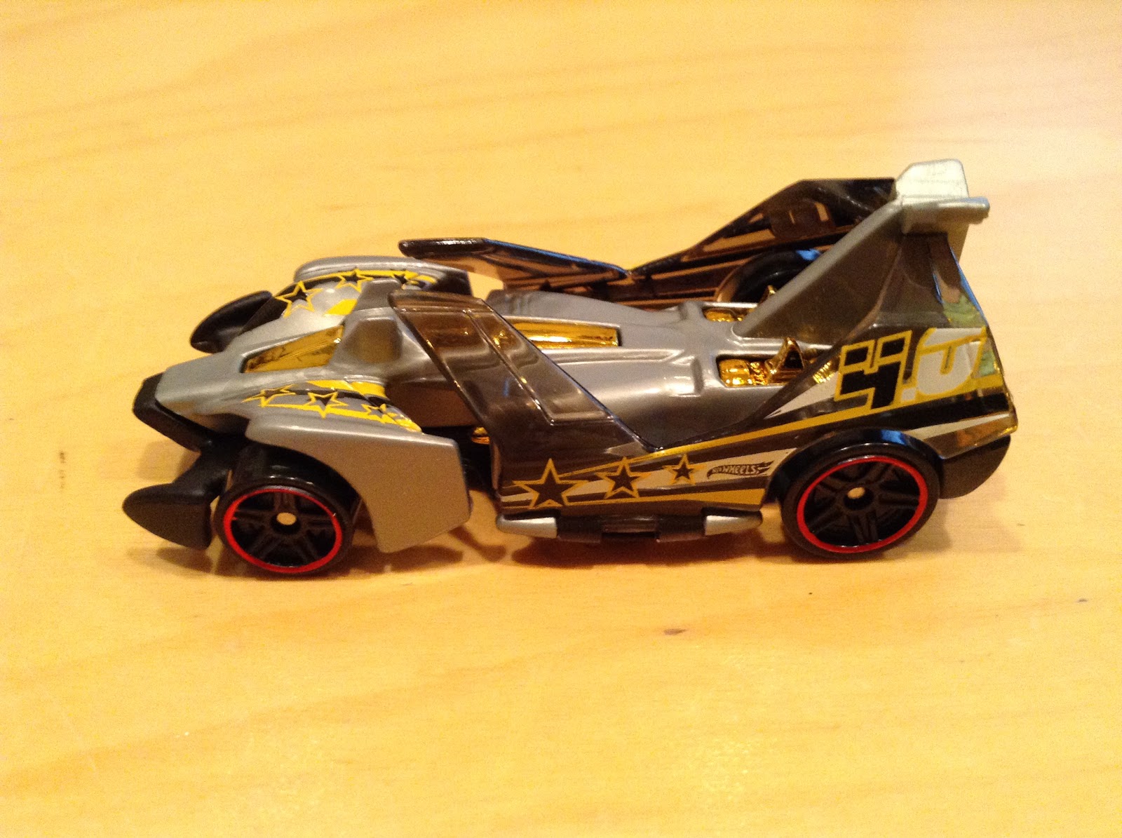 JULIAN'S HOT WHEELS BLOG: Jet Threat 4.0 (2016 Sky Show)