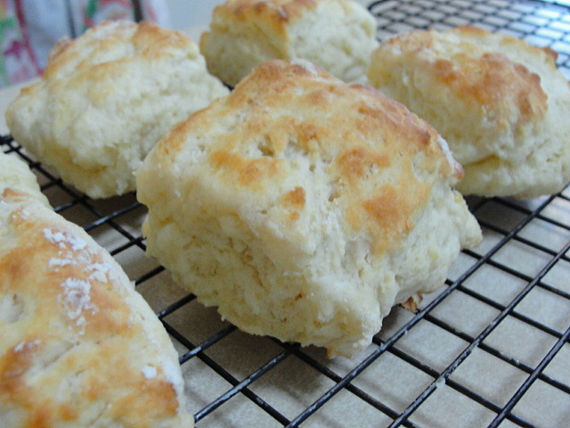 C Mom Cook: January Daring Bakers' Challenge - Scones (Biscuits)