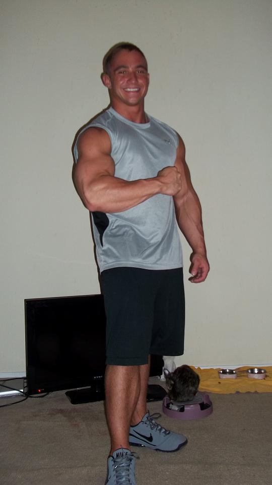 the beauty of male muscle: Brad