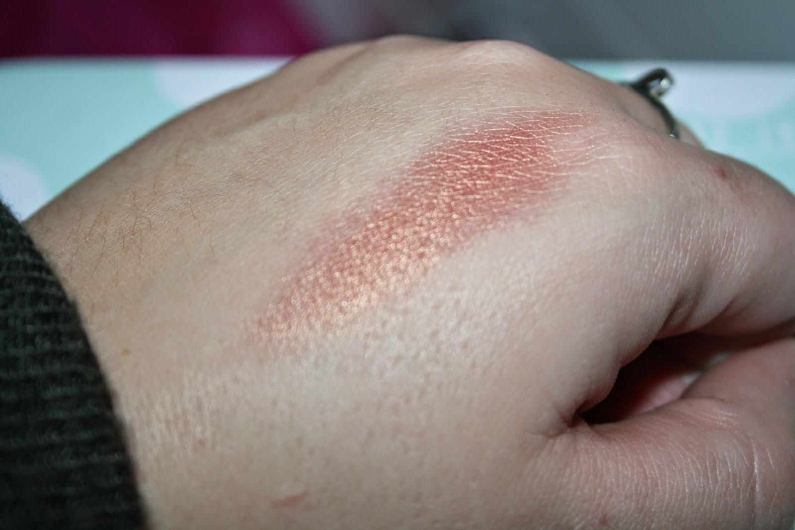 REVIEW: MAC EYESHADOW EXPENSIVE PINK - PRETTY YOUNG THING