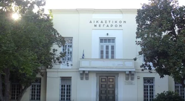 60ΧΡΟΝΗ ΑΝΟΙΞΕ ΤΟ ΠΑΡΑΘΥΡΟ ΓΙΑ ΝΑ ΑΥΤΟΚΤΟΝΗΣΕΙ ΣΤΑ ΔΙΚΑΣΤΗΡΙΑ ΤΟΥ ΒΟΛΟΥ ...