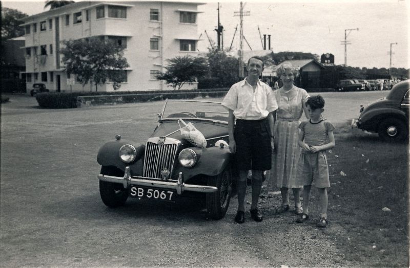 45 Black and White Snapshots That Capture Everyday Life of Singapore in ...