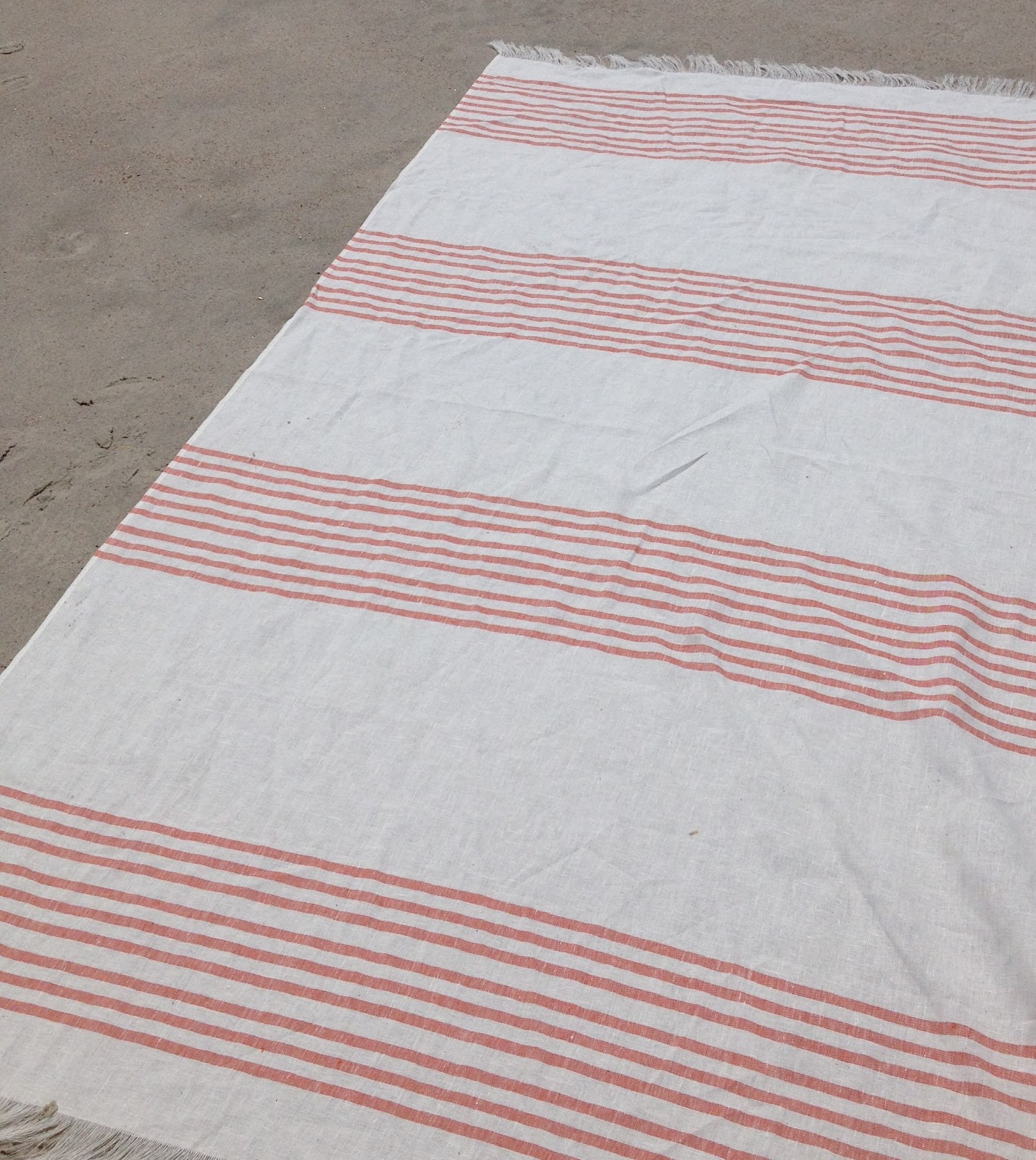 Trunks Beach Couture: Grace Kelly Beach Sheet