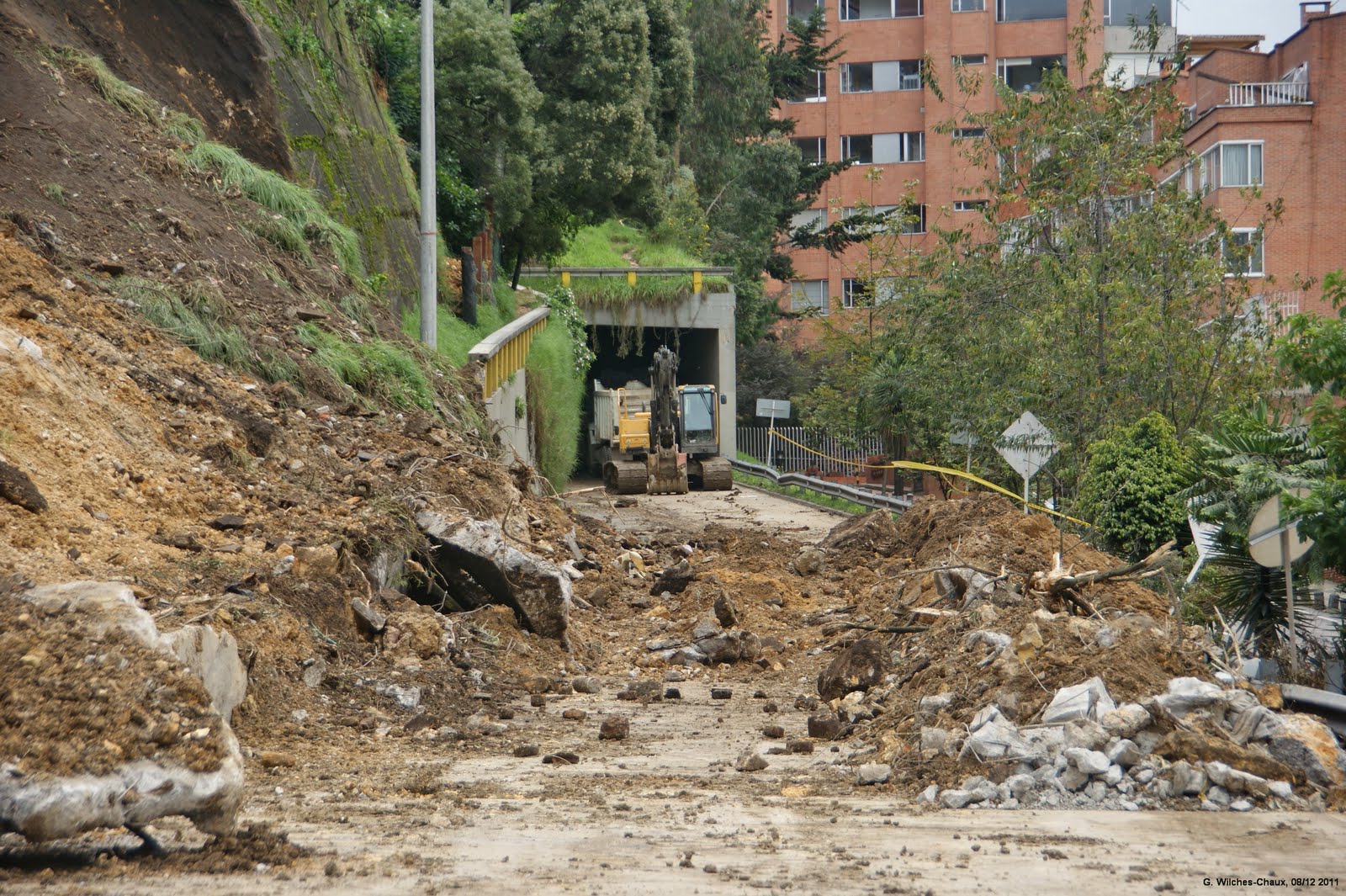 AGUACEROS Y GOTERAS: LO QUE VA DEL DERRUMBE Capítulo 12