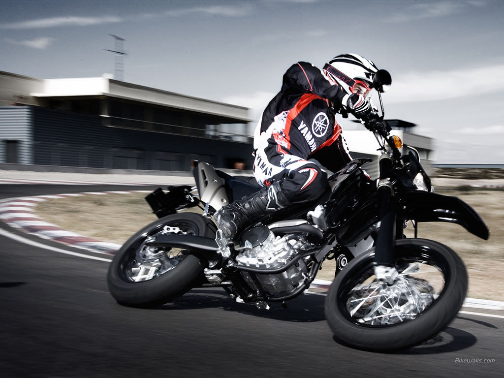 Info Modifikasi Motor: Yamaha R250X Supermoto style