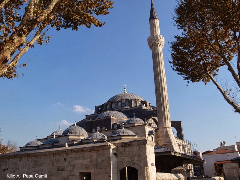 ΚΩΝΣΤΑΝΤΙΝΟΥΠΟΛΗ: ΜΙΑ ΒΟΛΤΑ ΣΤΗN ΠΑΝΕΜΟΡΦΗ ΓΕΙΤΟΝΙΑ ''CIHANGIR''