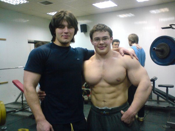 the beauty of male muscle: muscle friends
