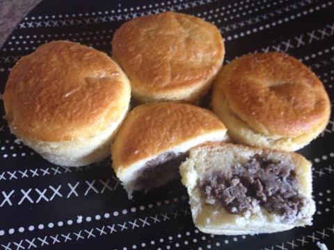 LEKKER RESEPTE VIR DIE JONGERGESLAG: VLEISPASTEITJIES MET SKONTIPE DEEG