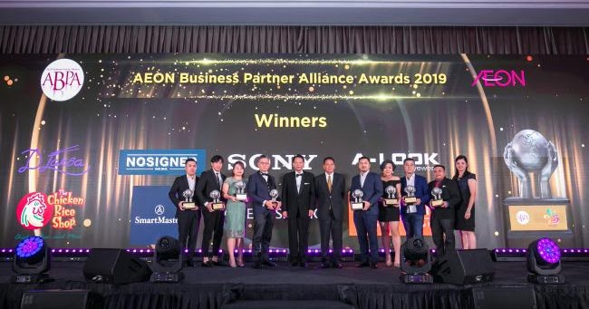 AEON MEMBANGUN BERSAMA MALAYSIA SELAMA 35 TAHUN