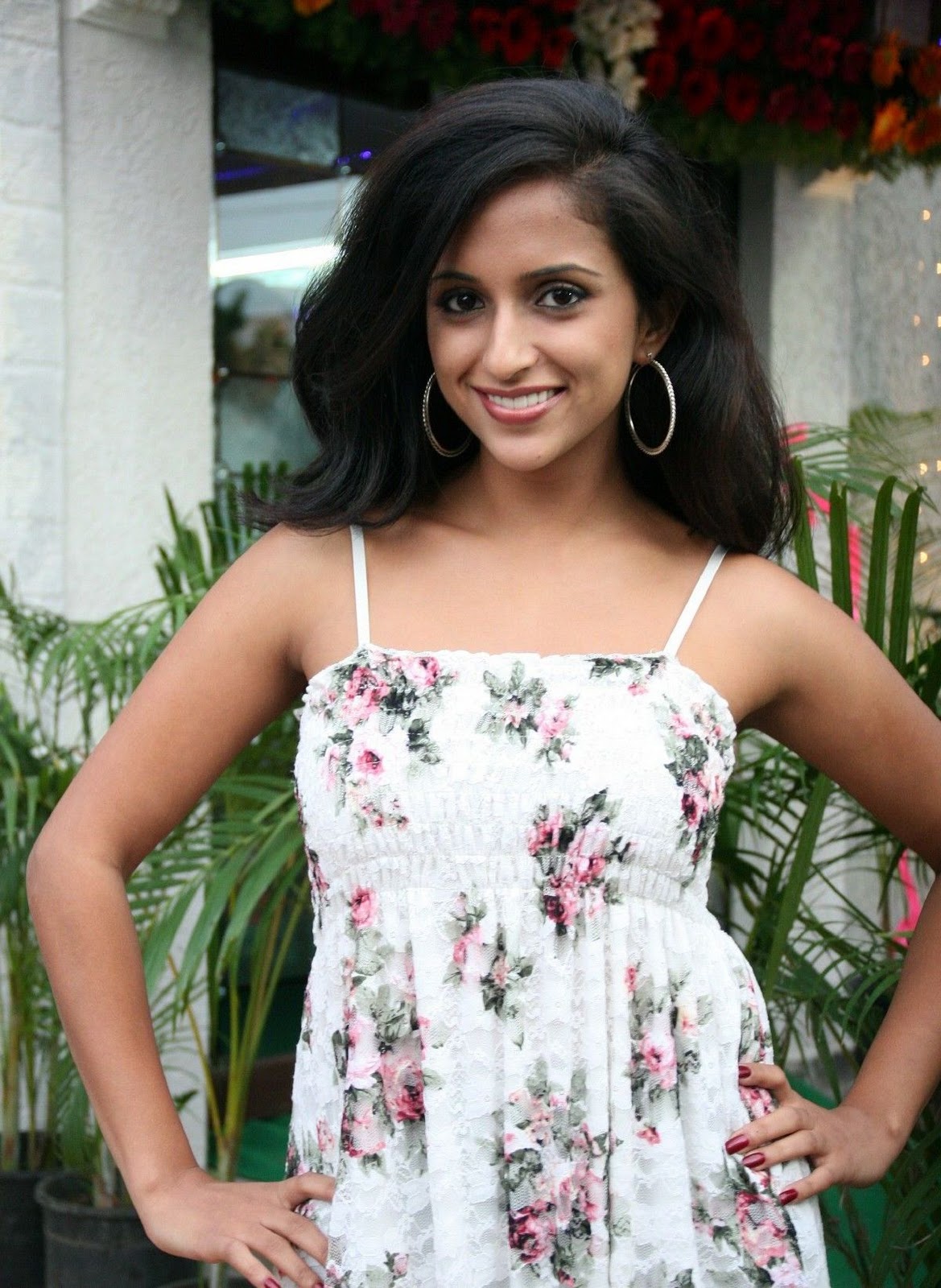 Bollywood: Aasheeka Hot Pictures Gallery 2012