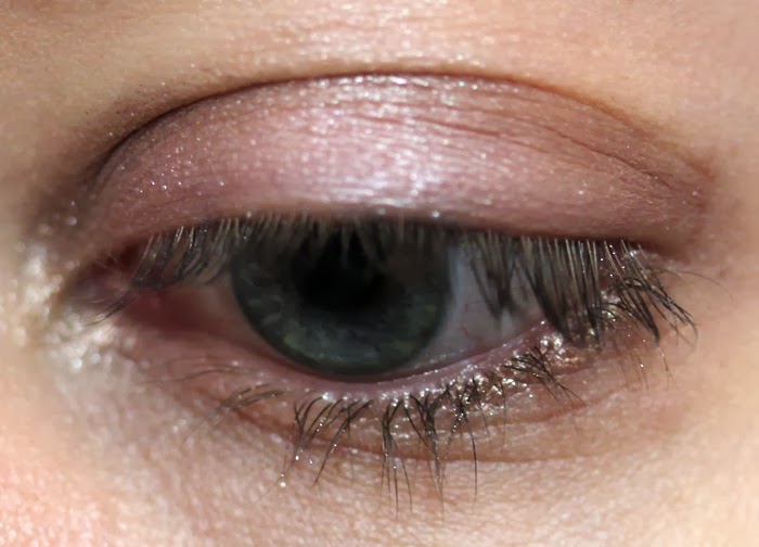 by Jessica Dawn: Natural Golden Glitter Eye