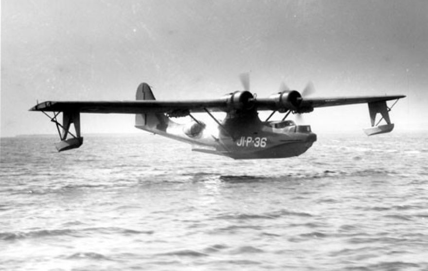Kathryn's Report: Incredible images reveal US Navy seaplane lost in ...
