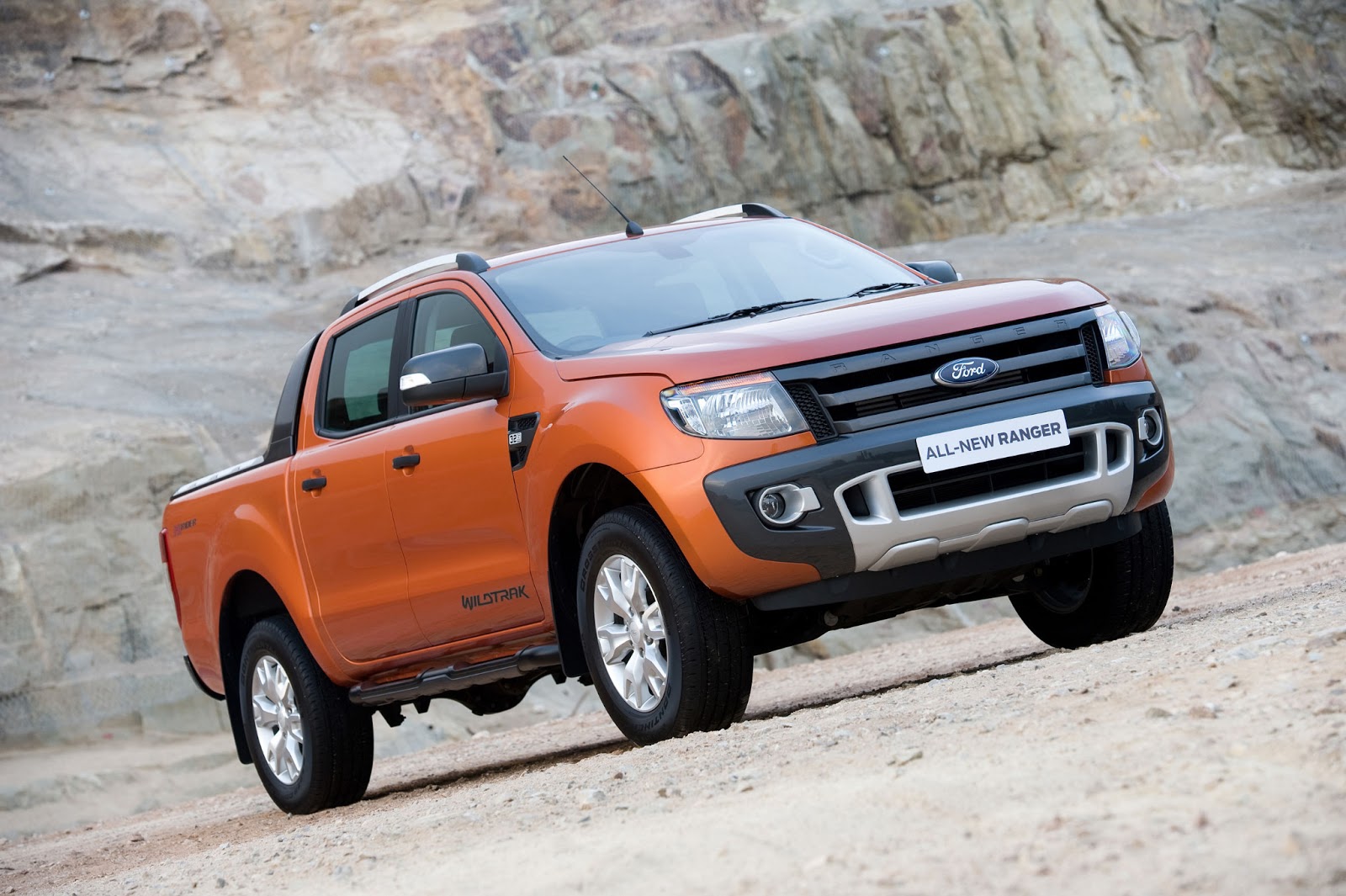TalkingTransport and Payloads: Ford Wildtrak gets 4x4 auto drivetrain