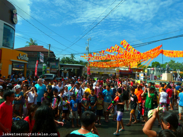 A WALK-THROUGH OF THE PARADA NG LECHON FESTIVAL - Lakwatserong Tsinelas