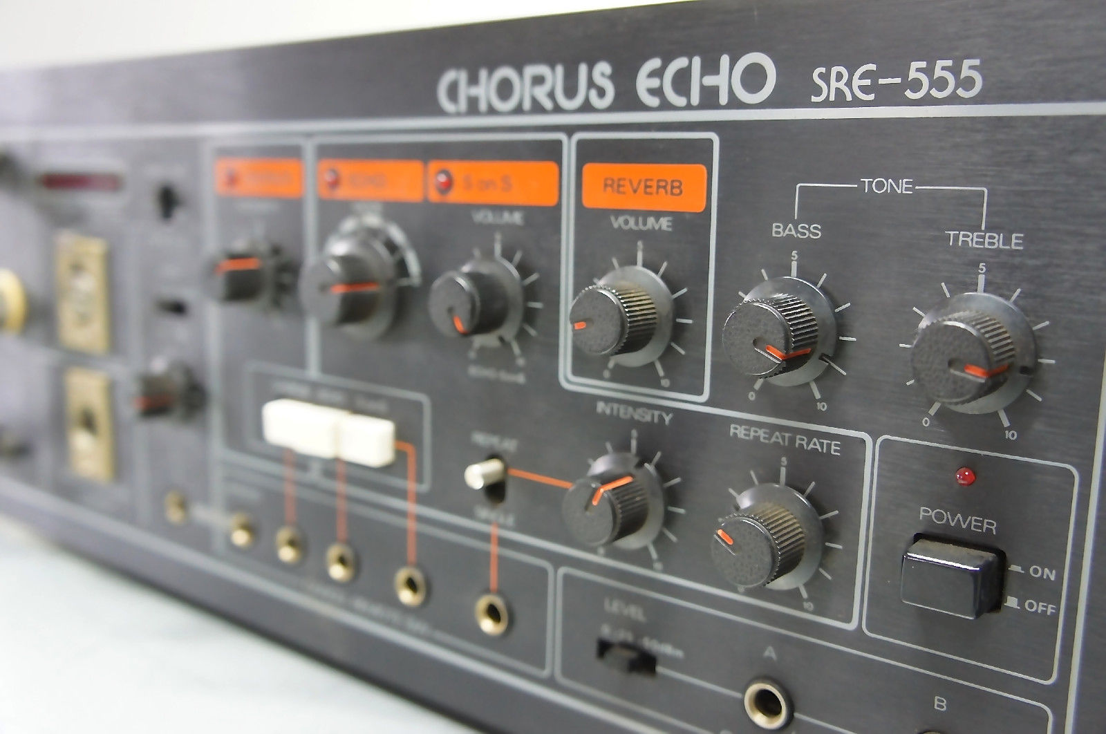 MATRIXSYNTH: Roland SRE-555 - Top of the Chorus Echo Line