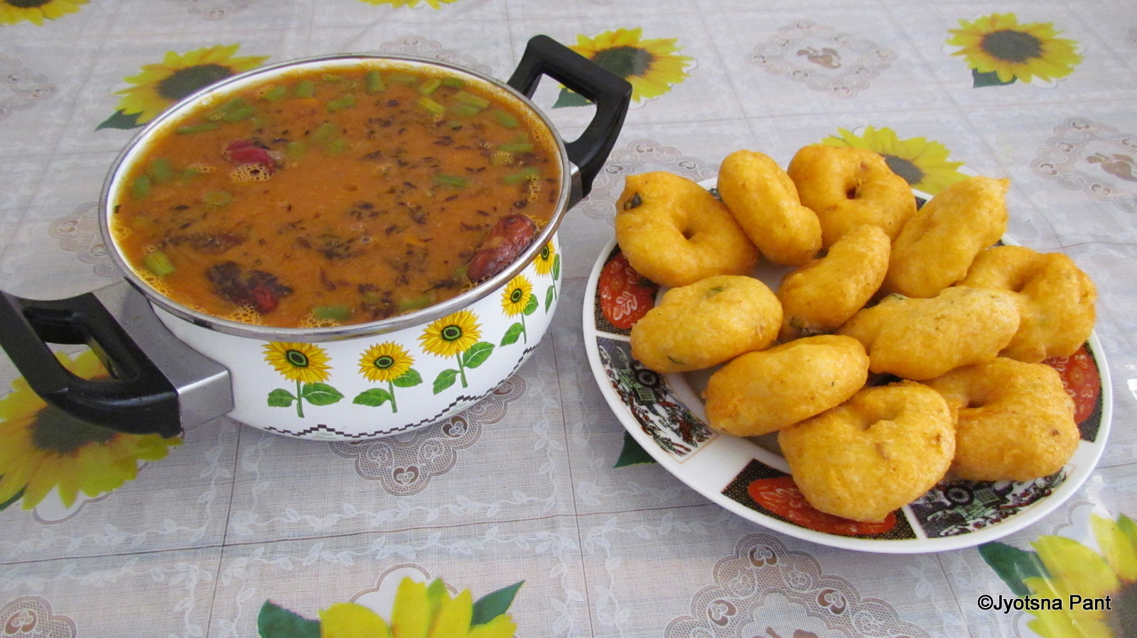 With Love from Mom's Kitchen: Vada - Sambhar(Fried Indian Dumplings in ...