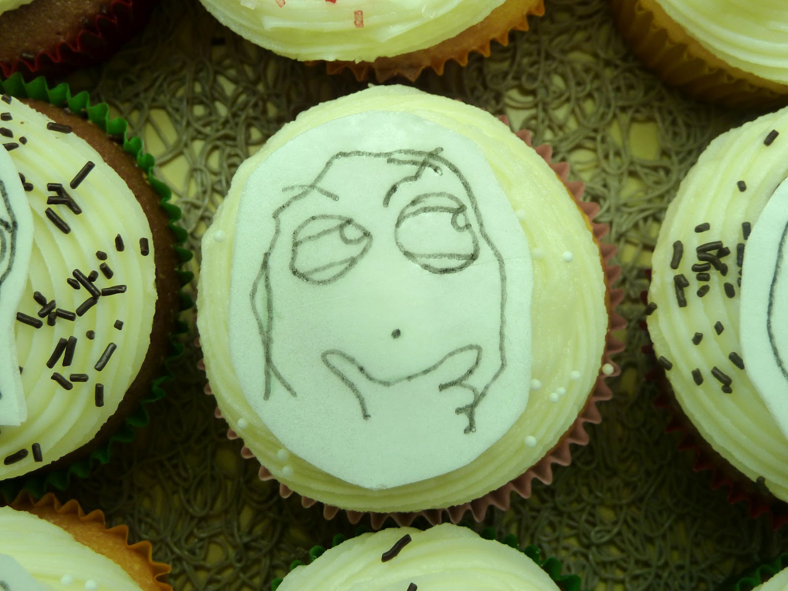 Baker Street Cupcakes: MEMES cupcake day