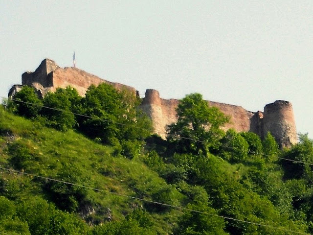 Poenari+Castle_1_tour.jpg