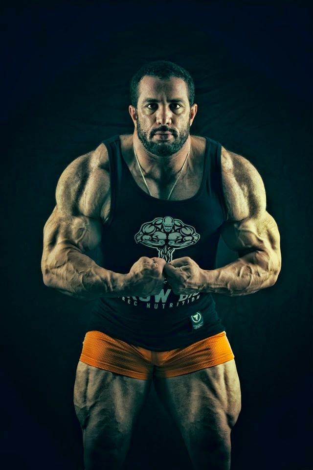 Muscle Lover: Iranian Super-Heavyweight bodybuilder Mojtaba Notarki (2)