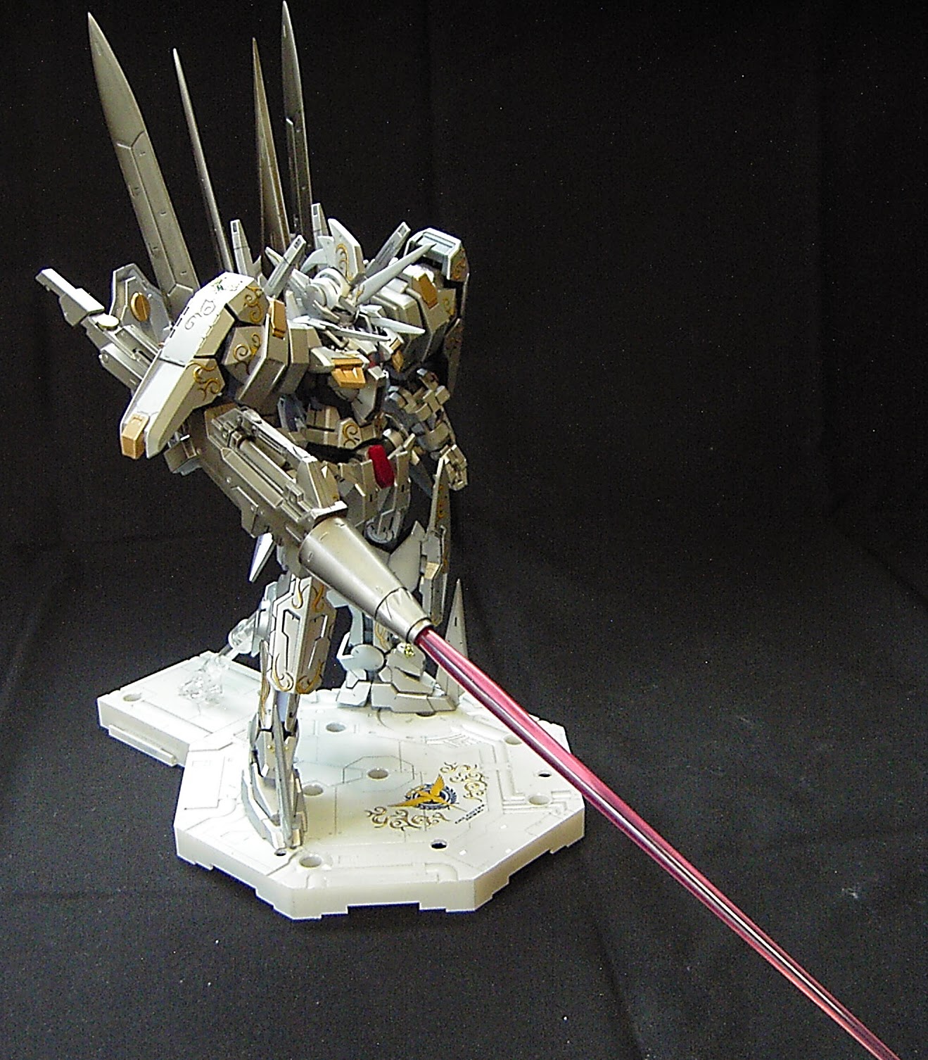 Custom Build: 1/100 Knight Gundam Avalanche Exia