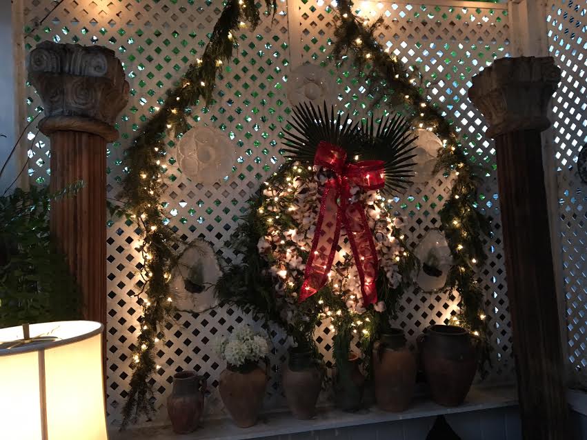 The Uptown Acorn: Heaux. Heaux. Heaux. {In the Courtyard}