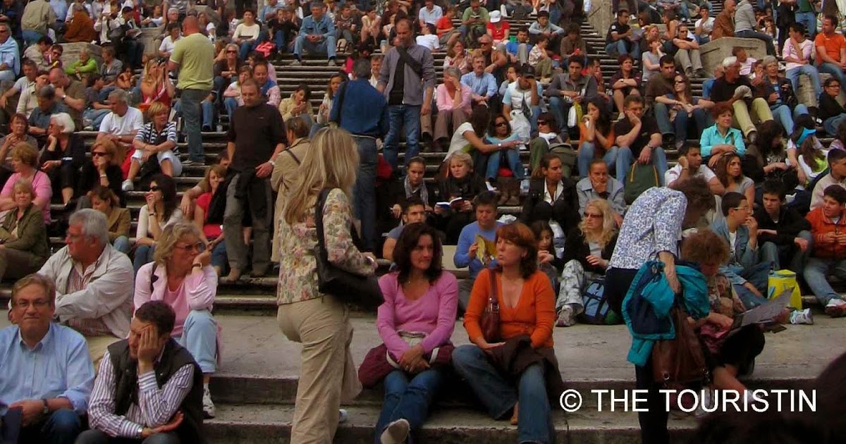 THE TOURISTIN: Travel etiquette - 8 tips for sightseeing in crowded areas