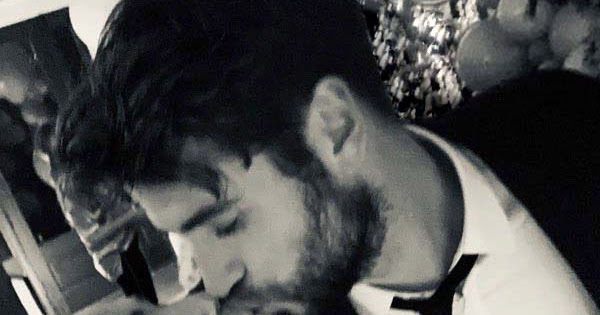 Miley and Liam share intimate wedding's photographs