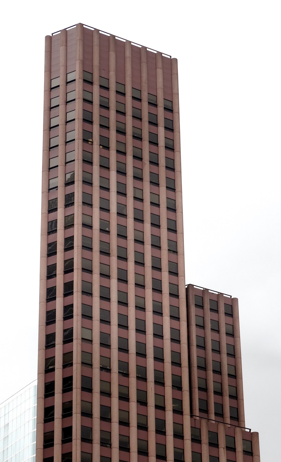 Houston in Pics: 1415 Lousiana Wedge Tower and Parking