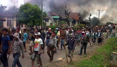 Komar Chucky: Konflik Sampit tahun 2001 antara suku Madura dan suku Dayak