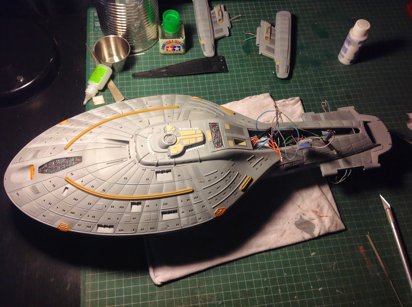 The Irate Modeler: Revell U.S.S. Voyager Build