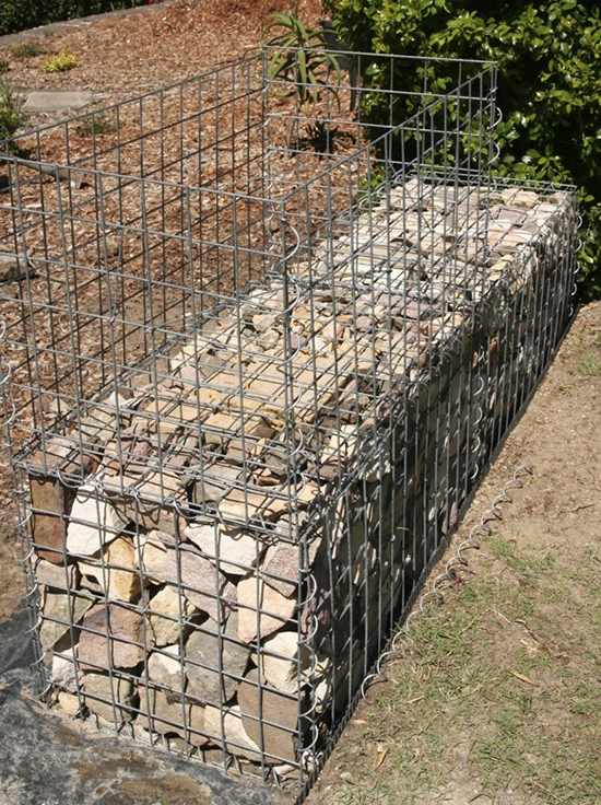 Mengenal Lebih Bersahabat Bronjong Kreatif Atau Gabion - Desain Rumah ...