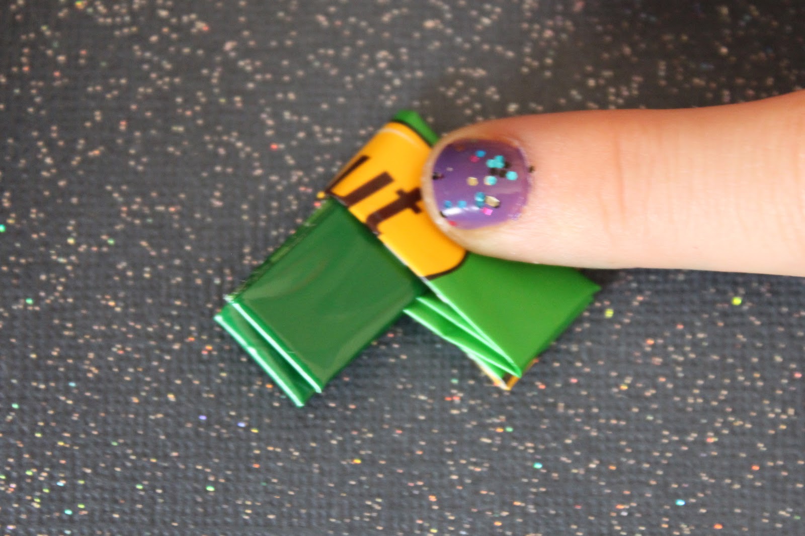 love is in the details: Candy Wrapper Accessories- a tutorial