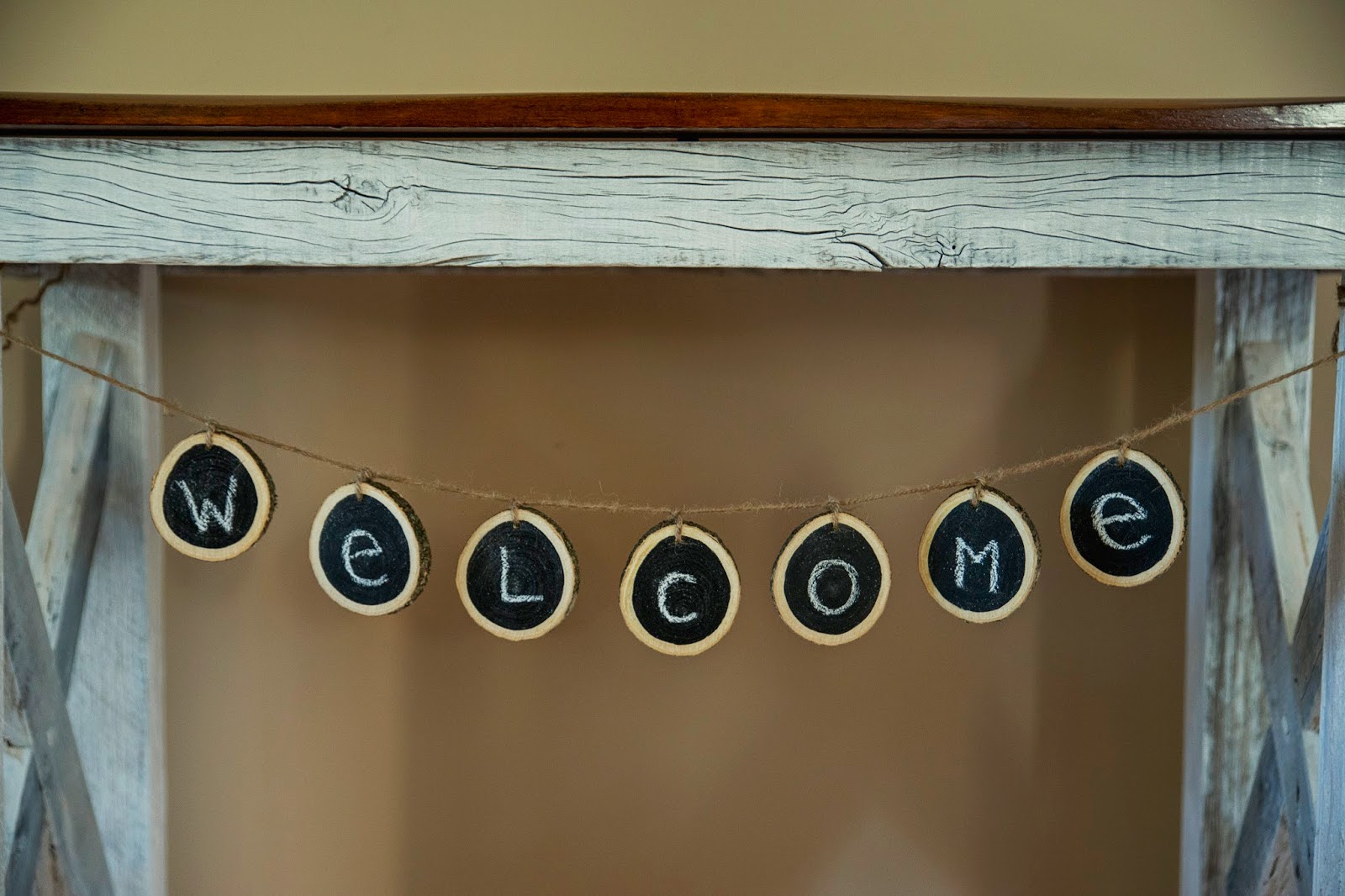 Alaine & Lee: Wood Slice Chalkboard Bunting