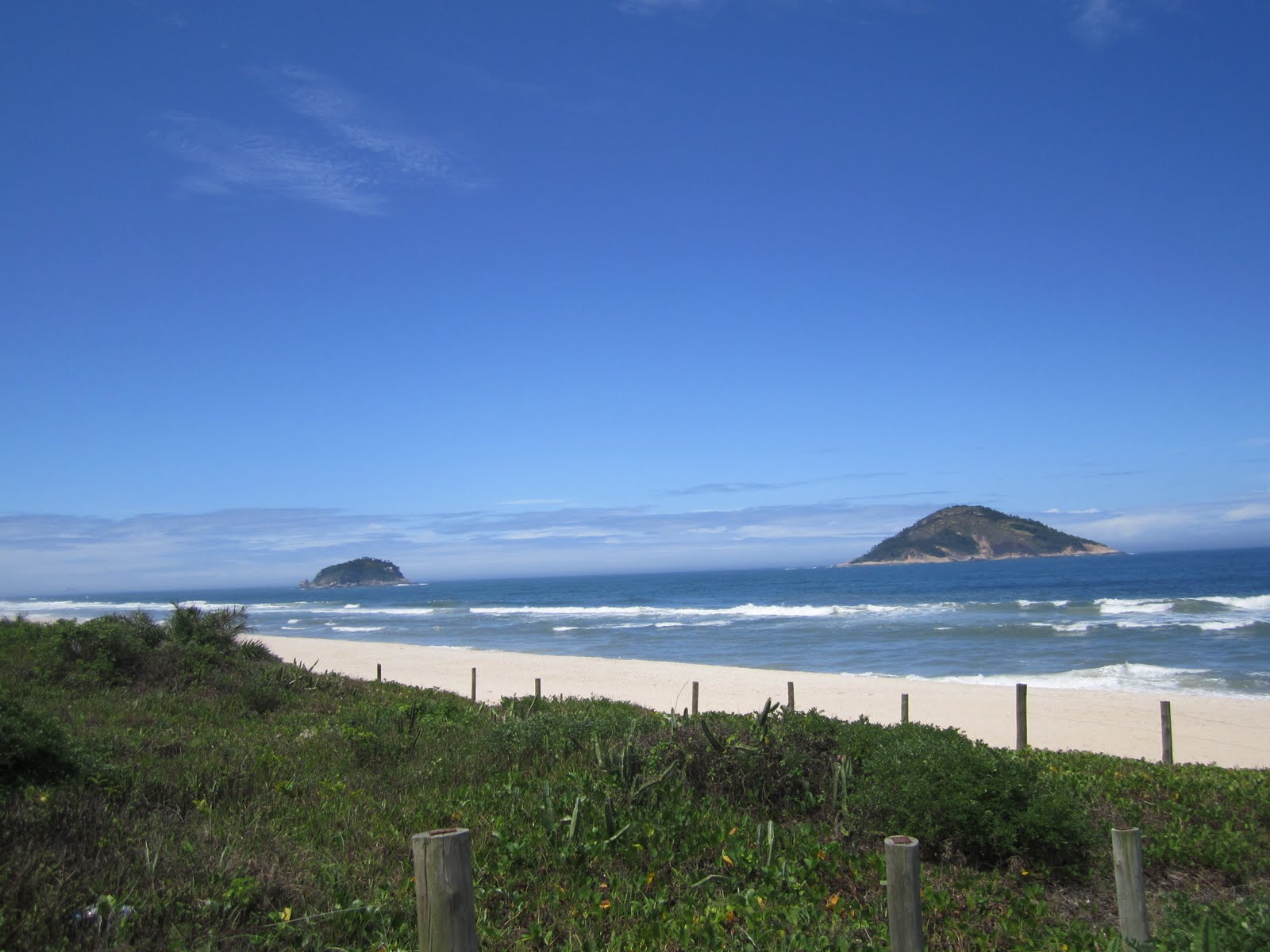 VISIT RIO DE JANEIRO: Some pictures of Grumari Beach in Rio de Janeiro