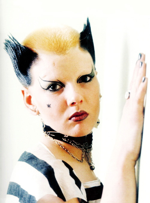 lemonostiftis: Soo Catwoman (& μια μικρή συνέντευξη)