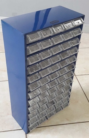 Rak Komponen isi 60 slot box Rangka Besi - TOKO IMPORT ELEKTRONIK MACHINERY