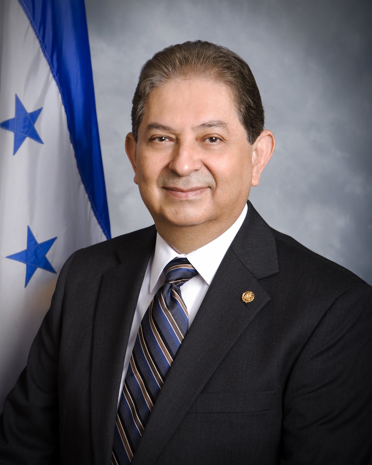 An Otherwise Empty Room: Diplomatic Portrait Session