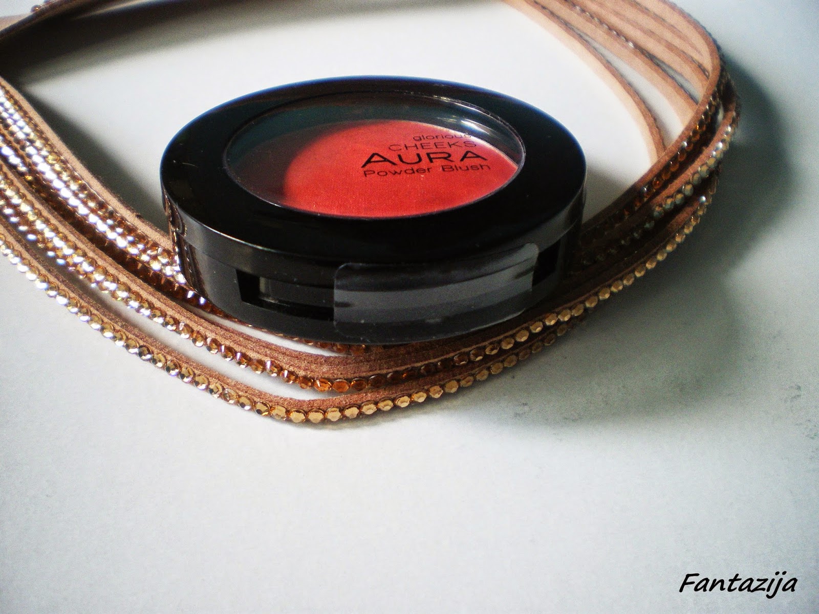 Fantazija: Aura Glorious Cheeks rumenilo