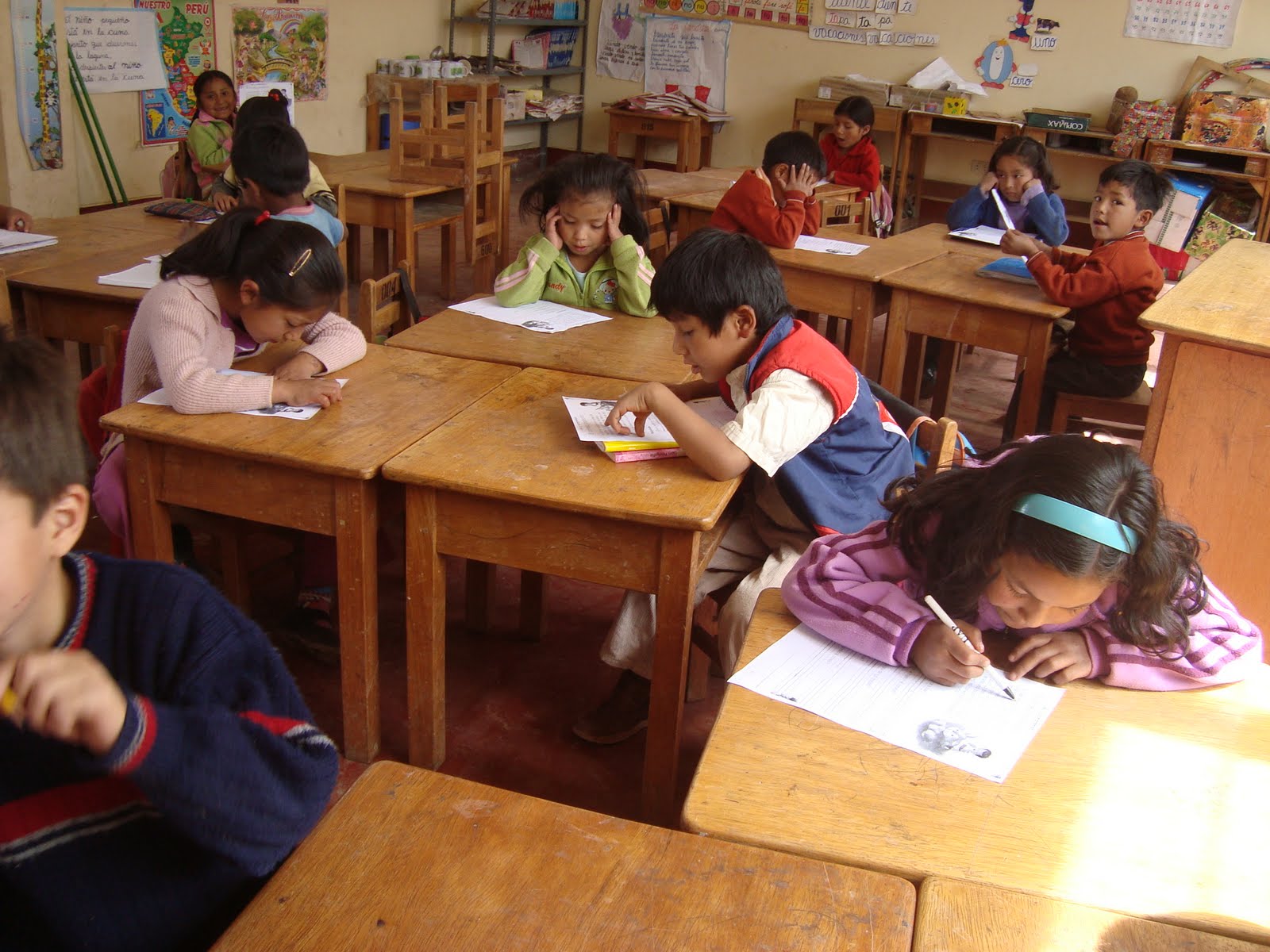 LA REALIDAD DE LA EDUCACIÓN EN EL PERÚ: REALIDAD DE LA EDUCACIÓN EN EL PERÚ