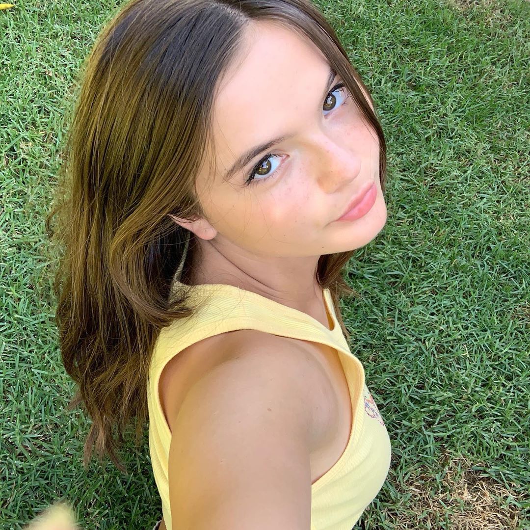 Starlet Arcade: Hot Simone Beres