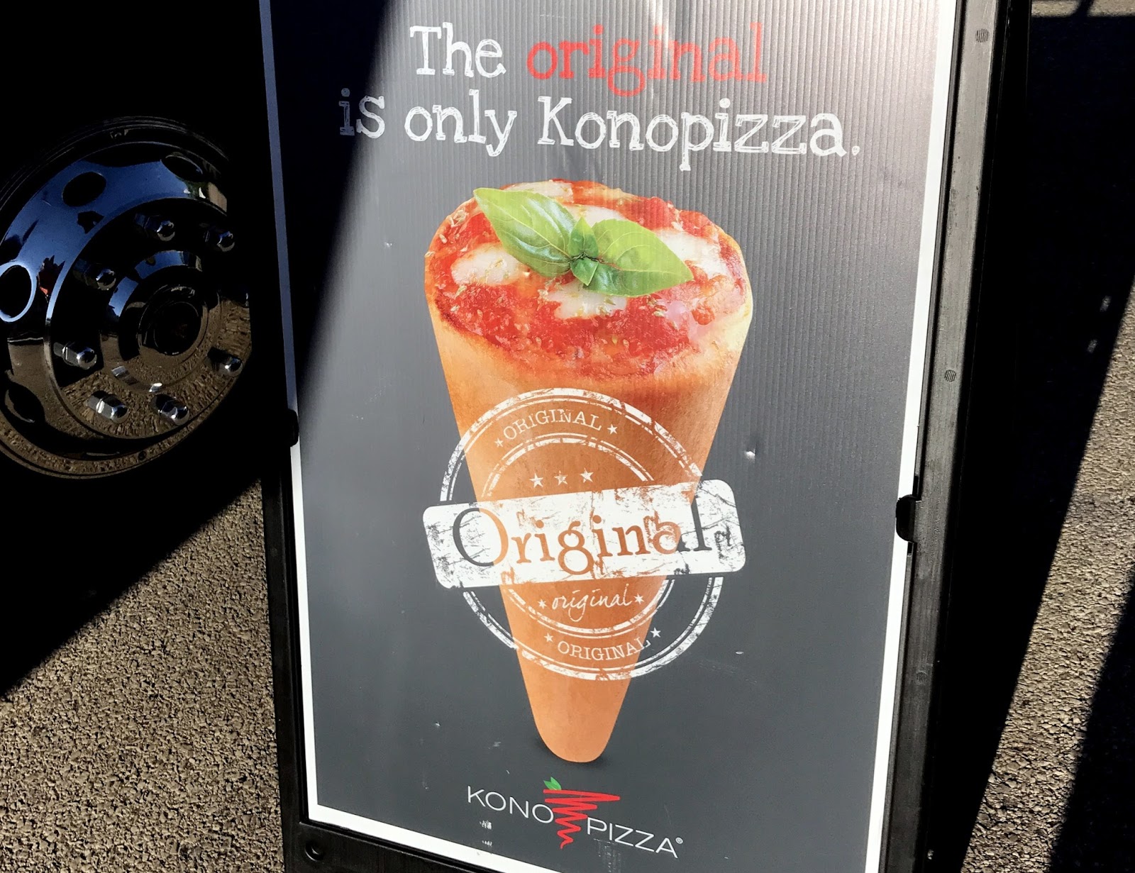 Pizza Quixote: Review: Kono Pizza - (Pizza in a Cone)