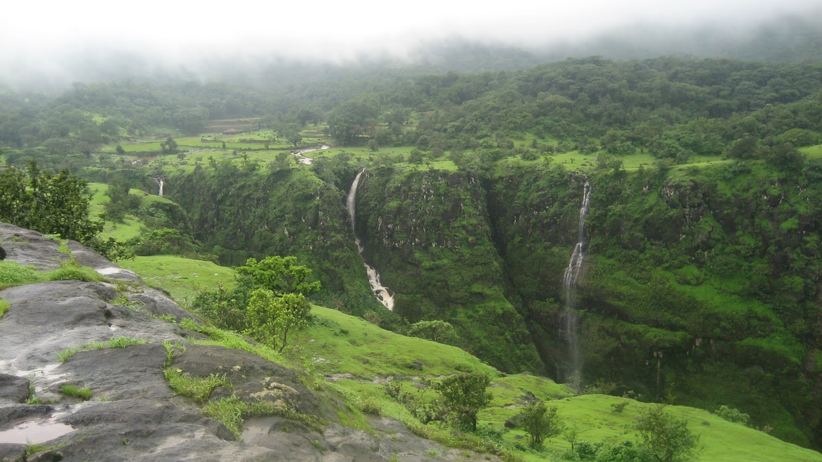On the Edge of Sahyadris: Ahupe Ghat: A memorable walk through heaven