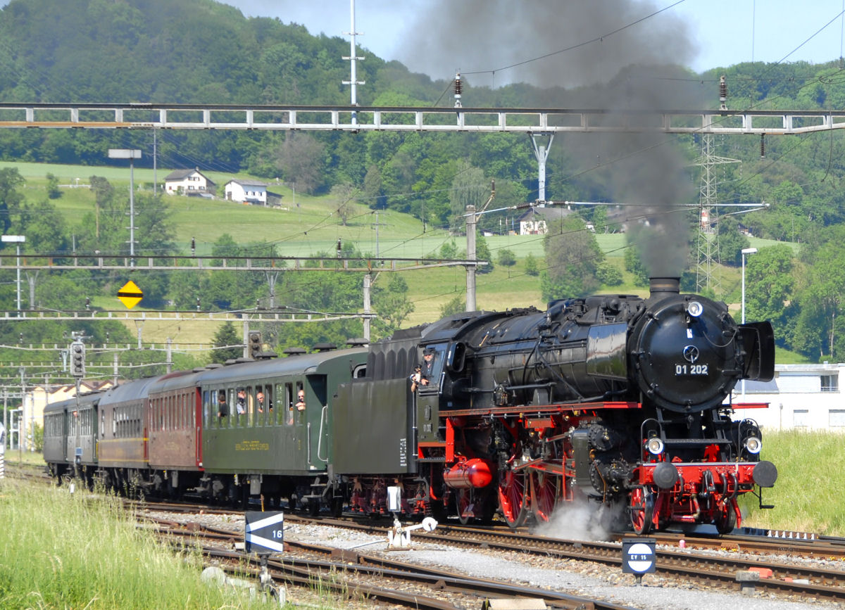 Oeffentliche Verkehrsmittel : Dampflokomotive Verein Pacific 01 202